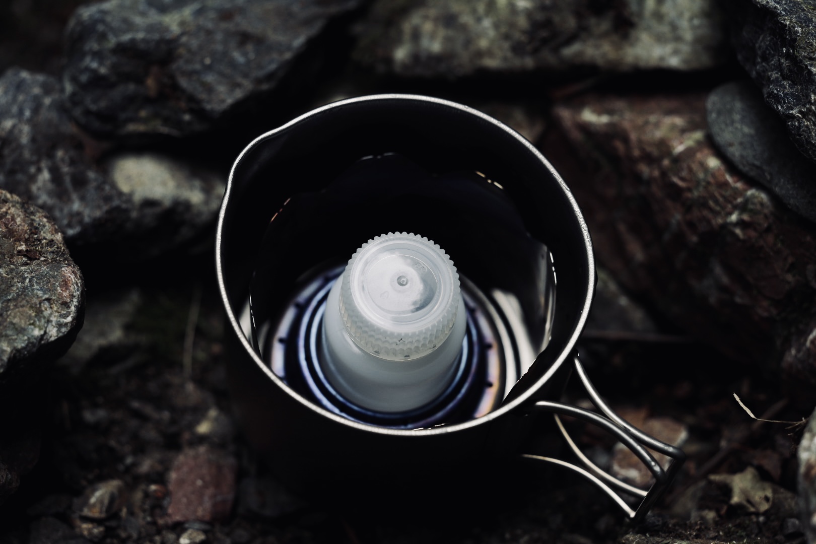火力最強！エバニューチタンアルコールストーブの使用感とスタッキングを紹介 - CHICHIBU HIKE